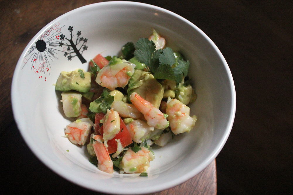 Citrusy Shrimp and Avocado Salad - bites out of life